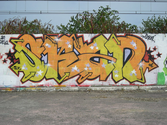 Creative Graffiti Artwork Examples - GraphicMania Creative Graffiti Artwork Examples - GraphicMania